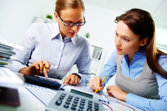 What is the Difference Between an Accountant and an Economist? | Best ...
